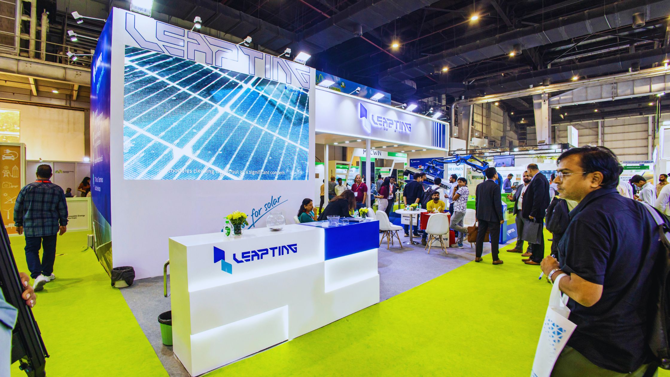 LEAPTING Technology Unveils G2 Automatic Vehicle-Mounted Navigation ...