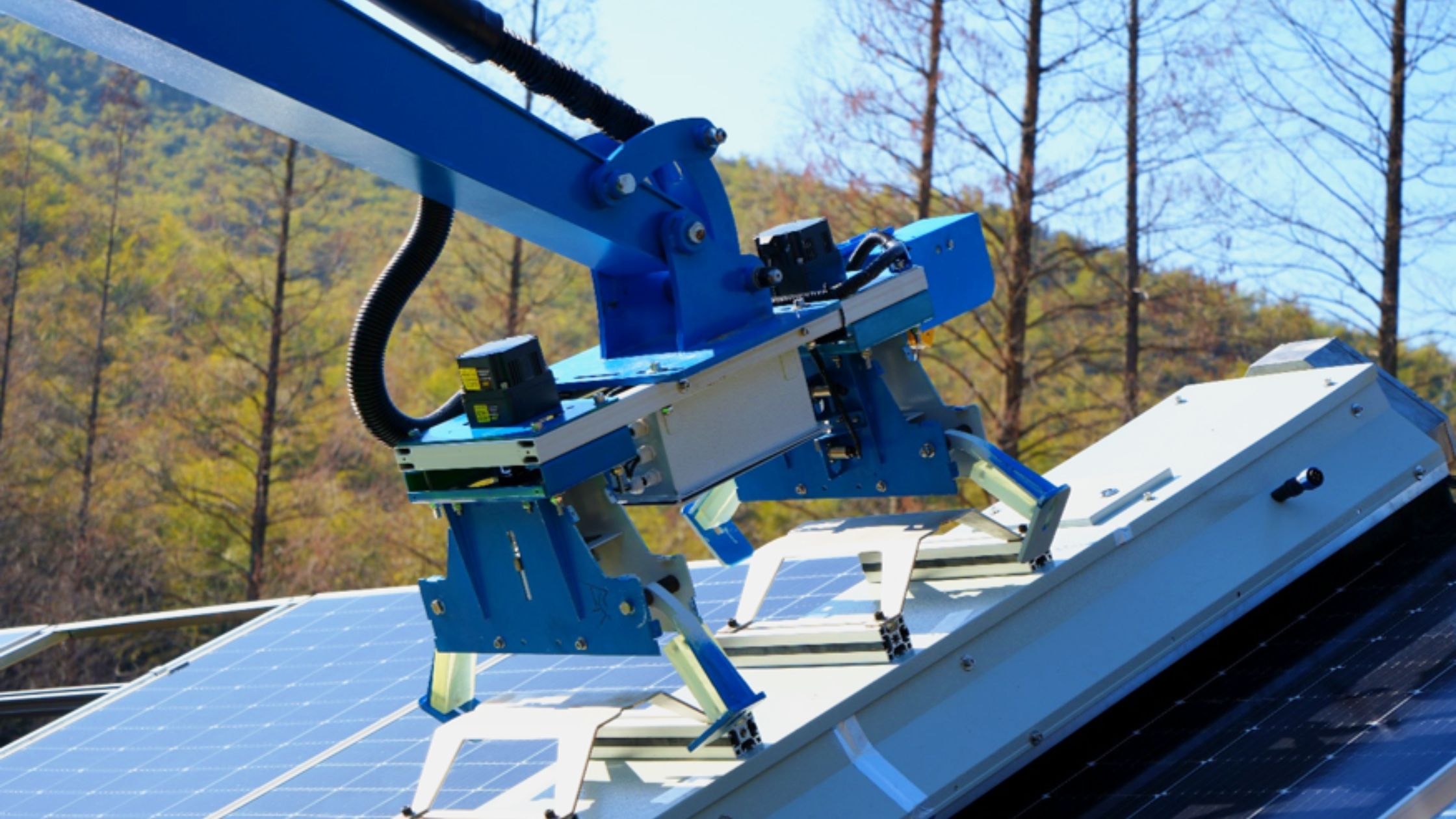 AI-Powered Vehicle-Mounted Solution: Leapting G2 for Solar Panel ...