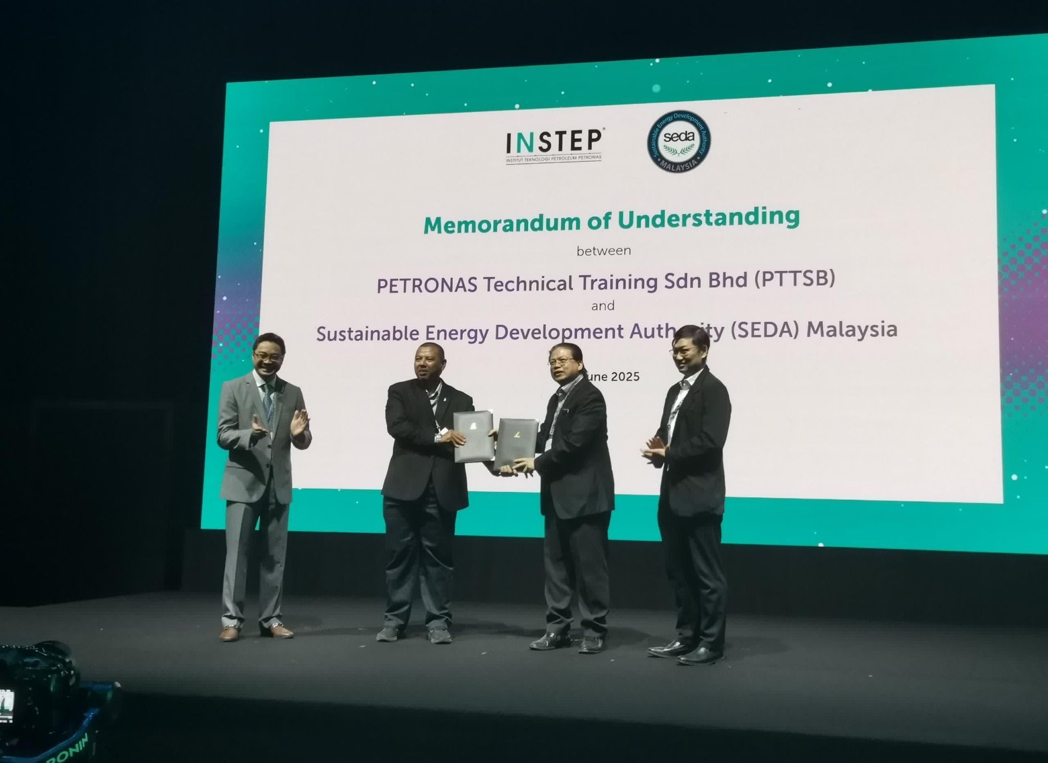SEDA Malaysia, PETRONAS Training Arm Ink MoU to Boost Solar Energy ...